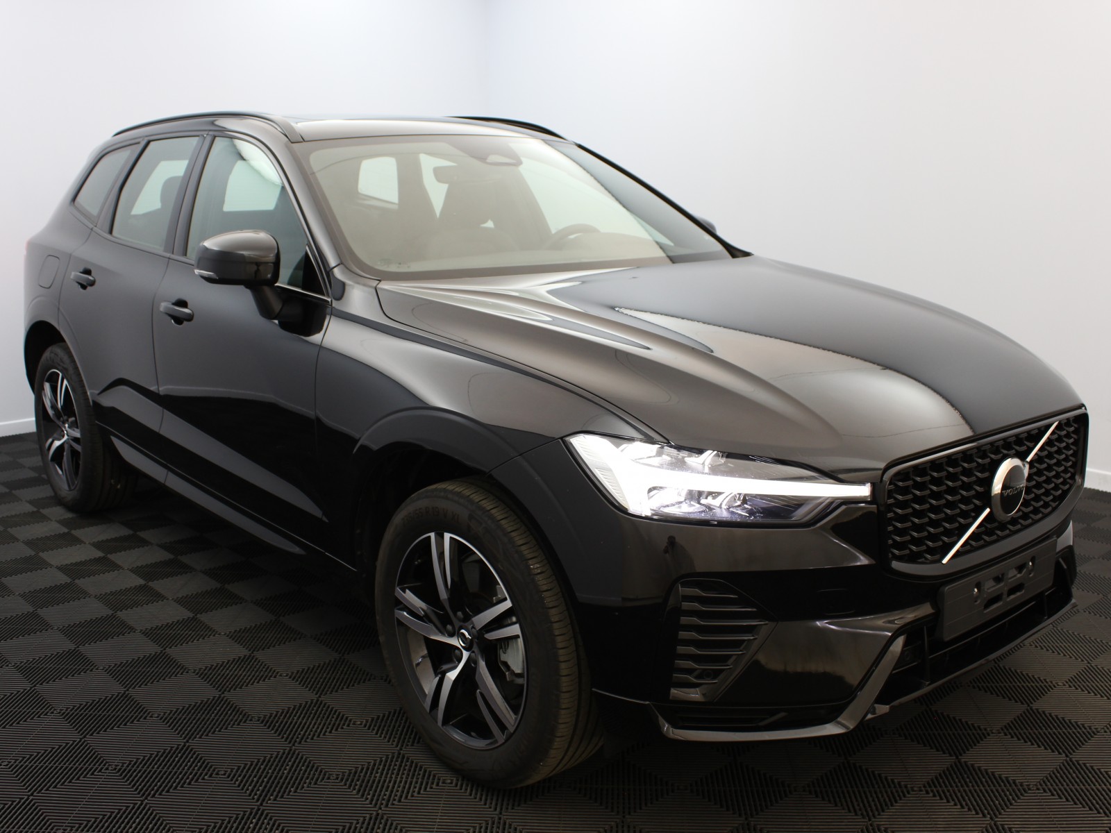 VOLVO XC60 XC60 B4 197 ch Geartronic 8 Plus Style Dark à prix marchand ...