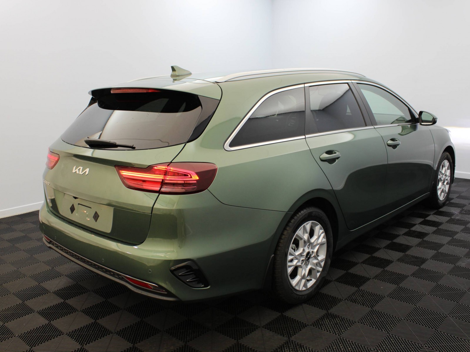 KIA CEED SW MY21 CEED SW 1.5 T-GDi 160 ch ISG BVM6 Active à prix ...