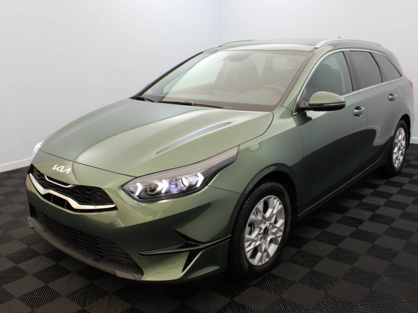 KIA CEED SW MY21 CEED SW 1.5 T-GDi 160 ch ISG BVM6 Active à prix ...